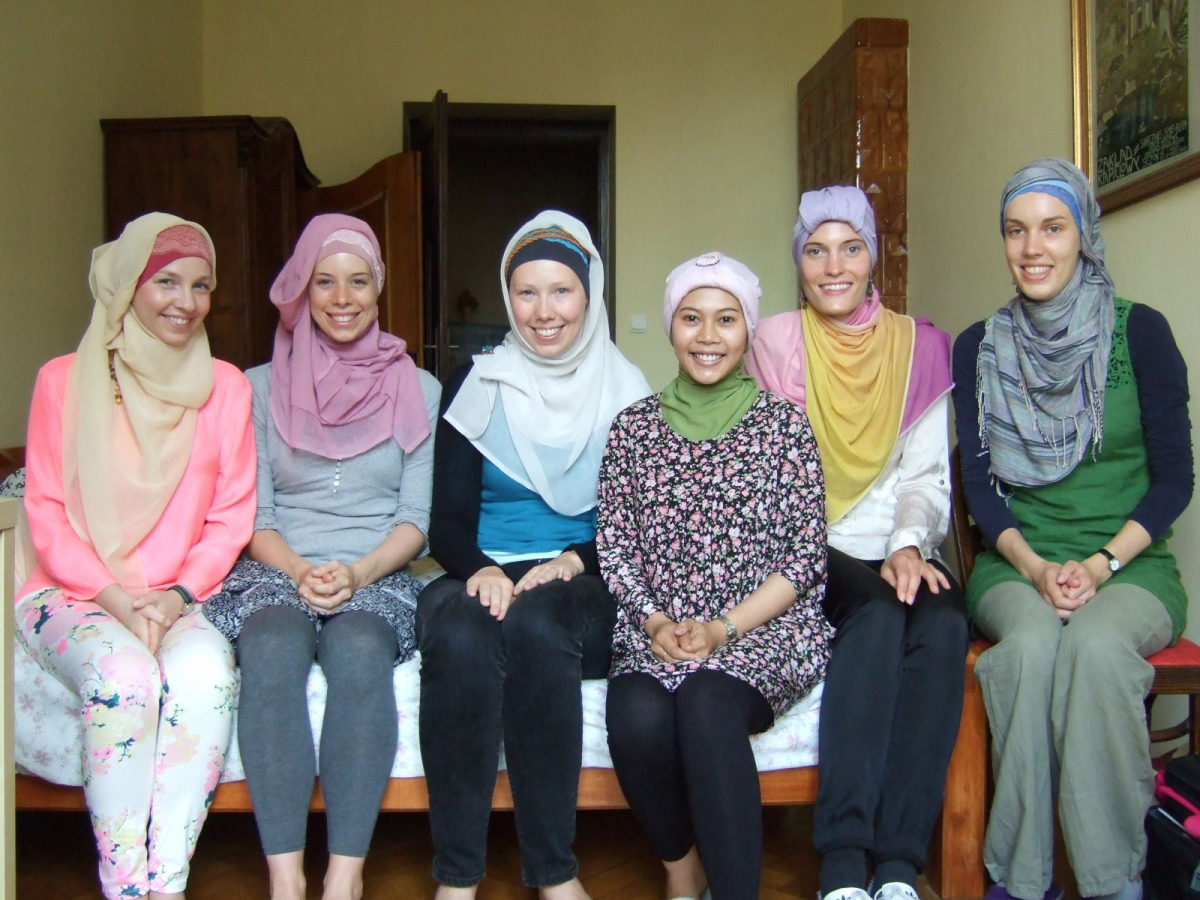 Polish Muslims rally against racism and terrorism | The Peninsula Qatar