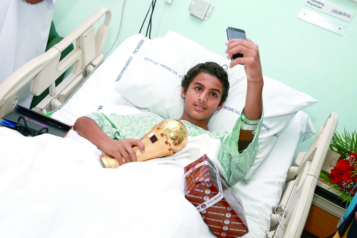 Emir Cup Tour brings smile to kids at HGH | The Peninsula Qatar