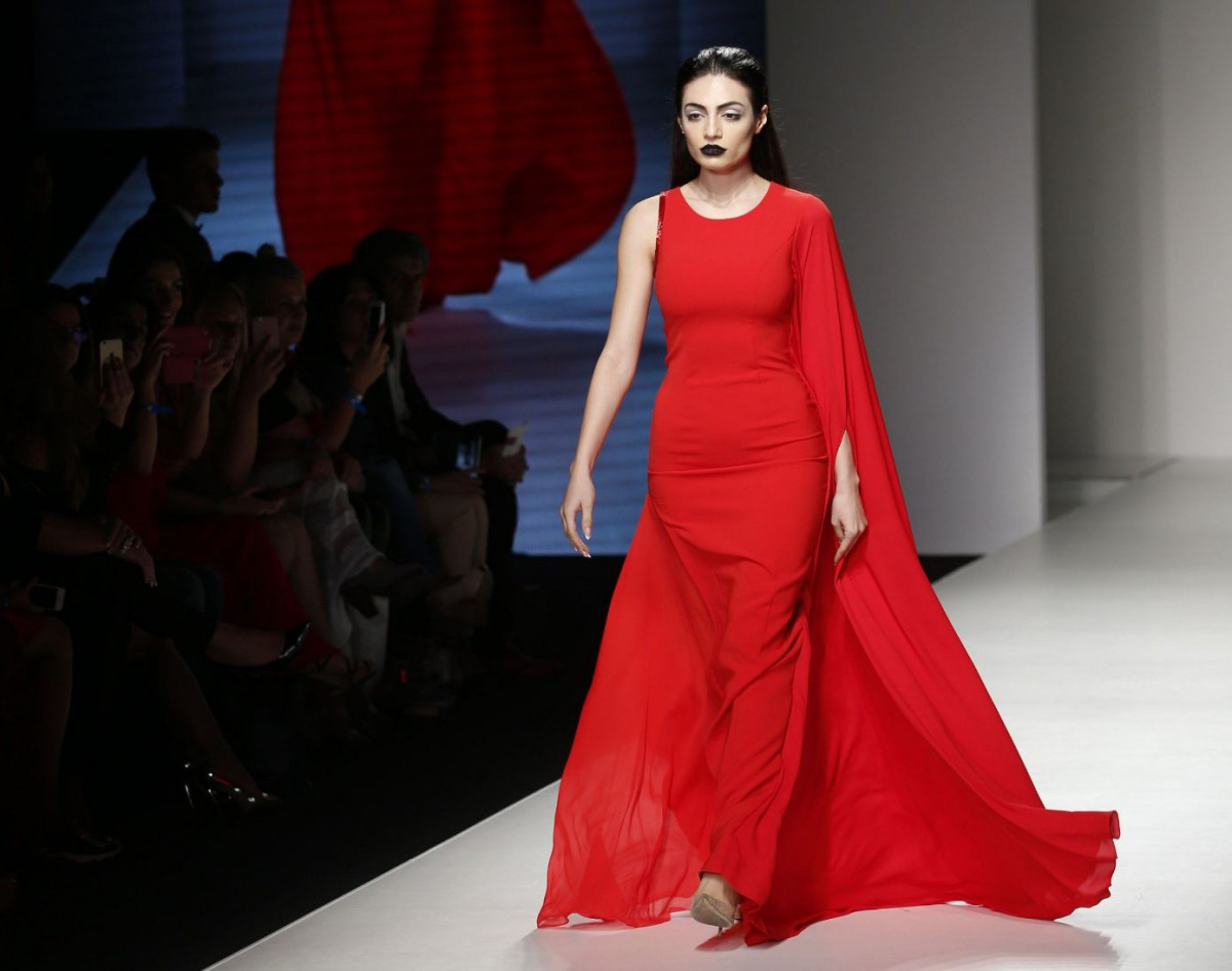 Emirati model breaks taboos to follow catwalk dream | The Peninsula Qatar