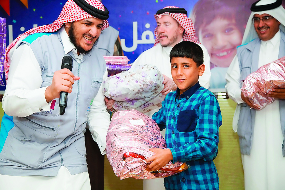 Syrian orphans receive aid | The Peninsula Qatar