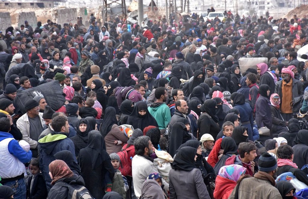 North Syria exodus as families flee assault on IS | The Peninsula Qatar