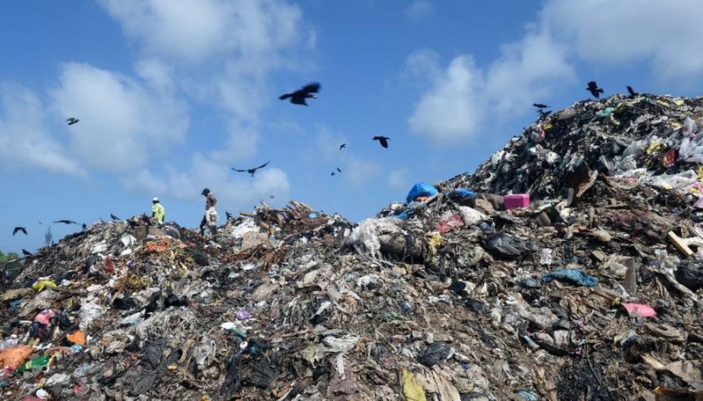 Sri Lanka garbage dump collapse kills 11 | The Peninsula Qatar