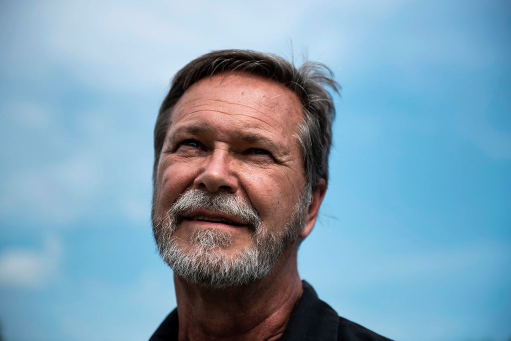 Scandal be damned, Republican base defends besieged Trump | The ...