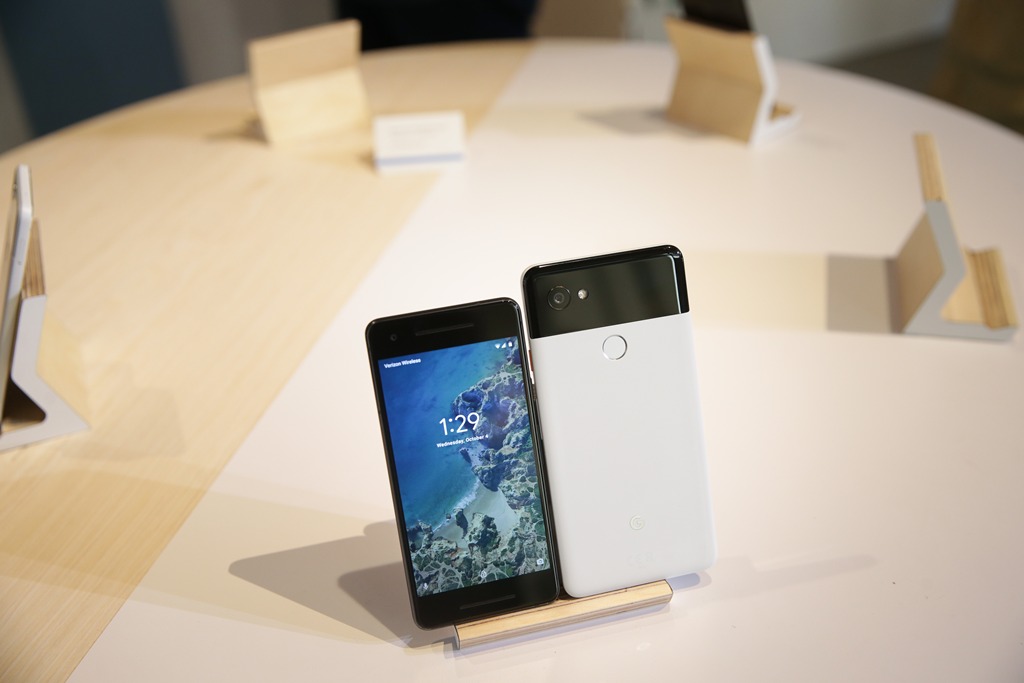 Hands-on with Google's new Pixel 2 phone | The Peninsula Qatar