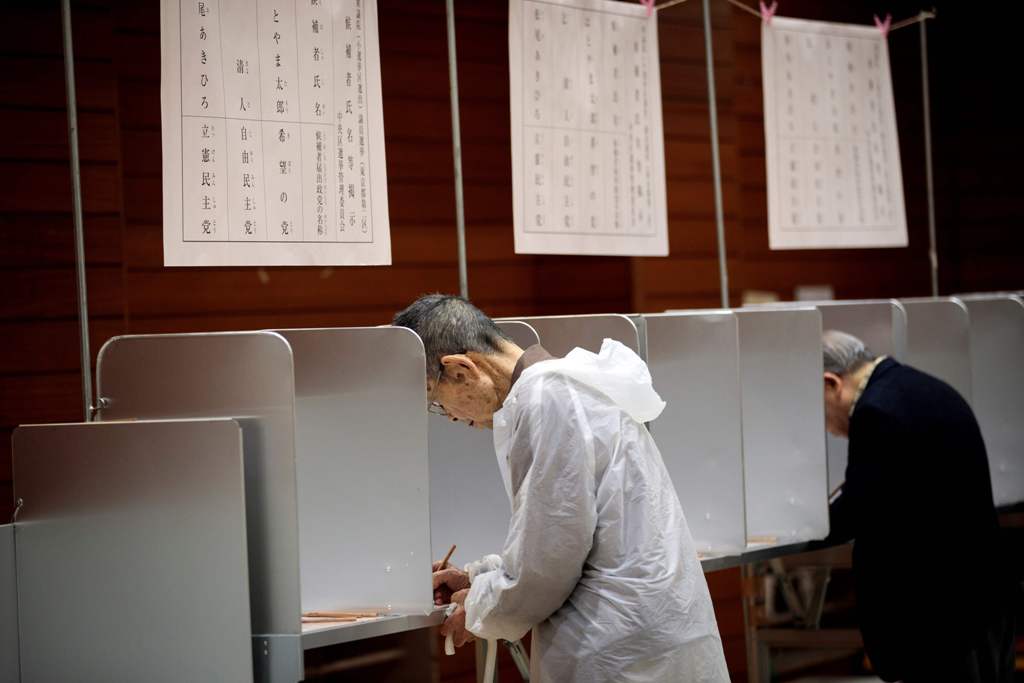 Abe sweeps to big win in Japan vote | The Peninsula Qatar
