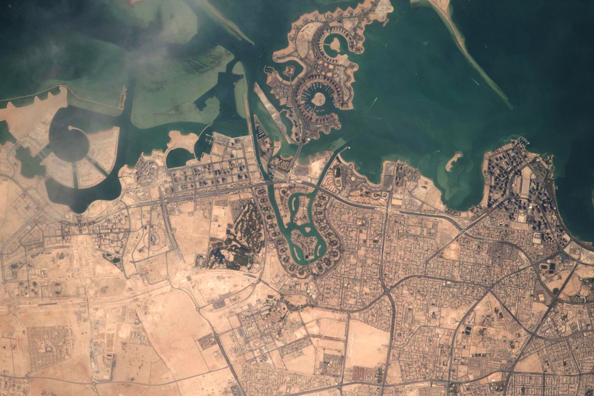 Breathtaking photograph of Doha taken from space by Expedition 55 crew ...