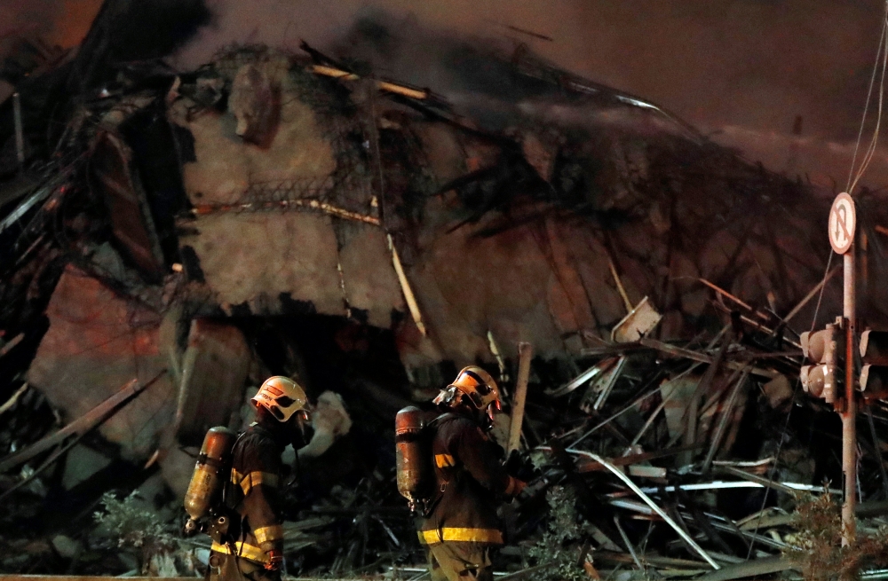 Sao Paulo tower building catches fire, collapses | The Peninsula Qatar