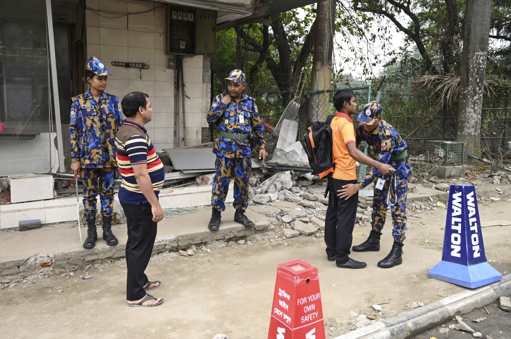 Would-be Bangladesh hijacker was carrying fake gun: official | The ...