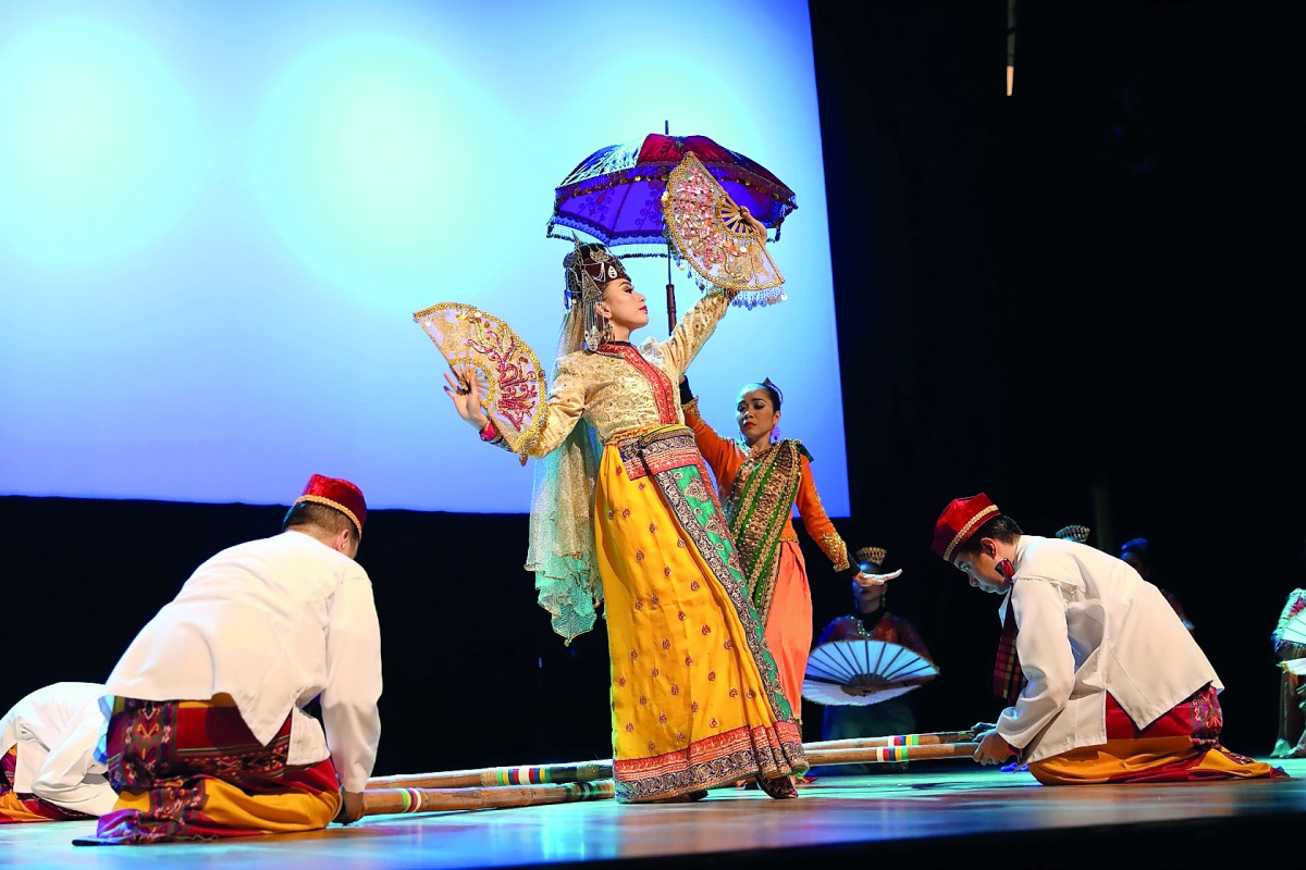 Filipino folkloric group mesmerises Katara audience | The Peninsula Qatar