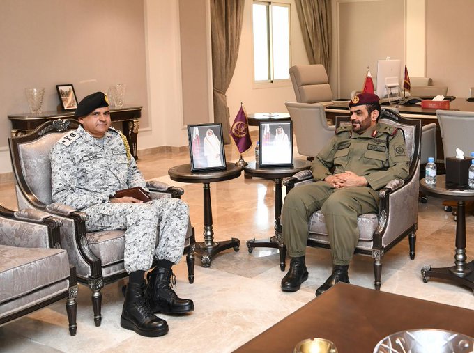 Commander of Amiri Guard meets Pakistan Defense Attache | The Peninsula ...
