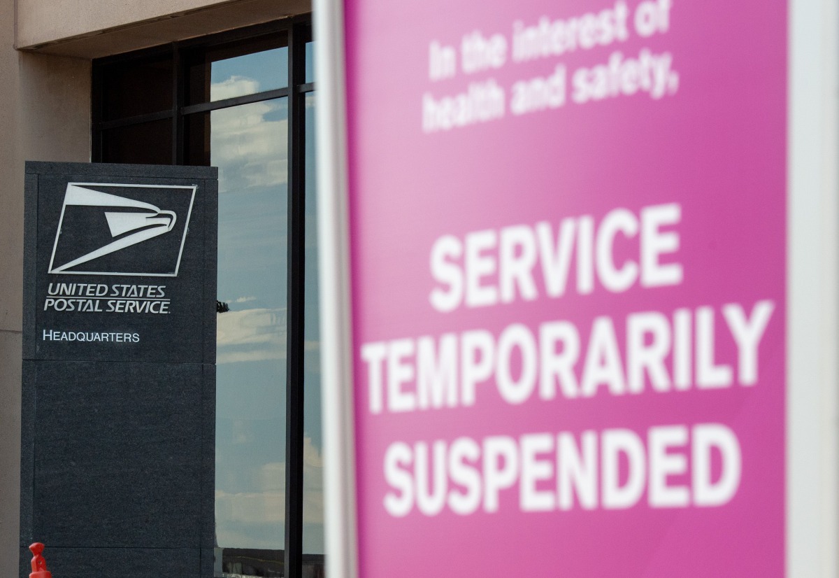 Amid uproar, US Postal Service halts changes blamed for delays | The ...