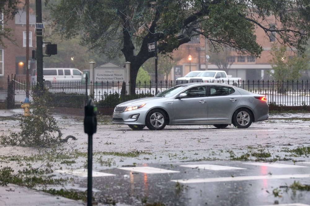 Hurricane Sally careens into Alabama's Gulf Coast, bringing heavy rains ...