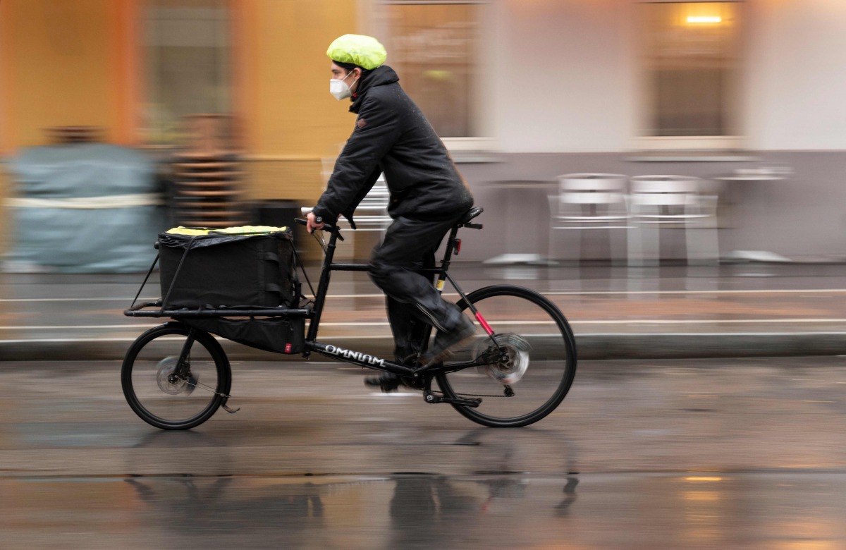 To fight virus' spread, Vienna turns to bike couriers | The Peninsula Qatar