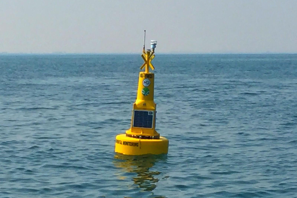 Environmental monitoring buoys installed at Hamad, Ruwais ports | The ...