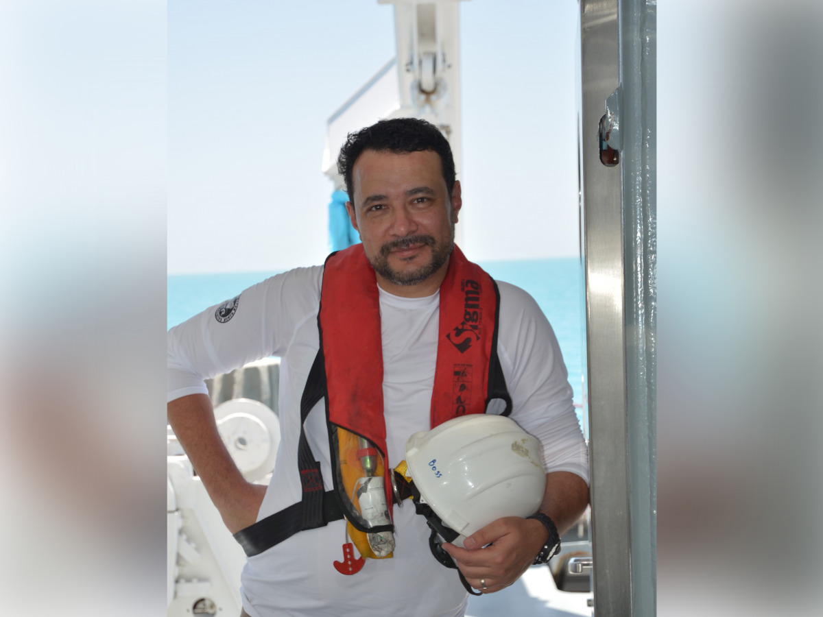 Qatar University researchers aim to restore coral reef | The Peninsula ...