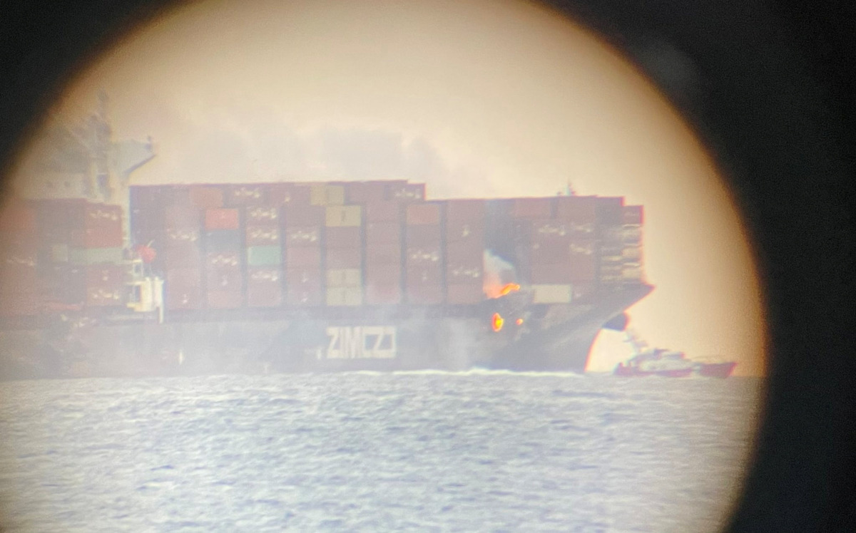 Tug fights container fire on cargo ship off British Columbia | The ...