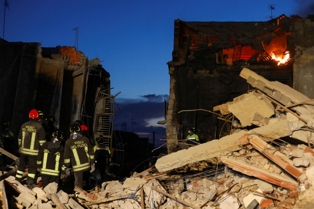 At least three dead in building collapse in Sicily | The Peninsula Qatar