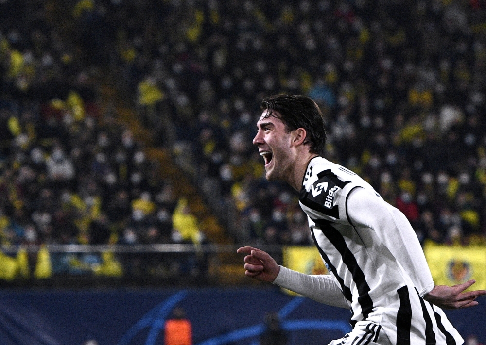 Vlahovic scores in CL debut, Juve draws 1-1 at Villarreal | The ...