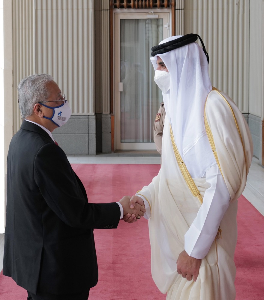 Amir and Malaysian Prime Minister hold official talks | The Peninsula Qatar