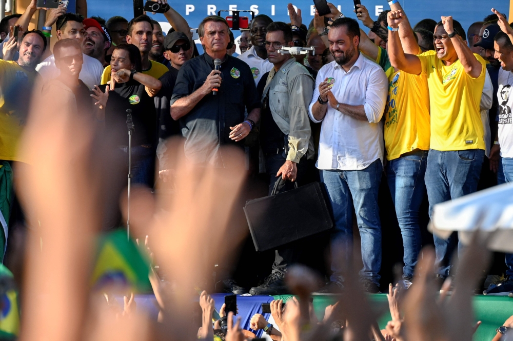 Bolsonaro, Lula on the attack in final debate for Brazil vote | The ...