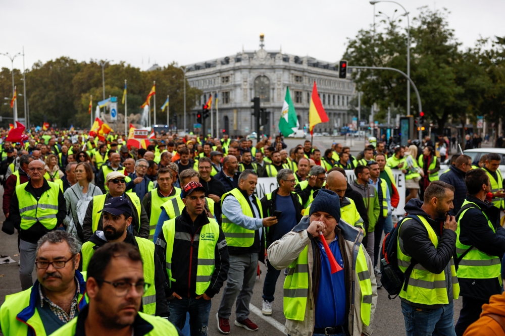 Spanish truckers start new strike over freight rules, cost of living ...