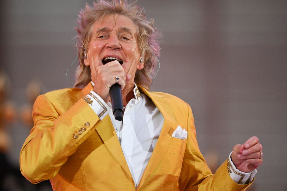 'Give Labour a go': British rocker Rod Stewart makes surprise call to ...