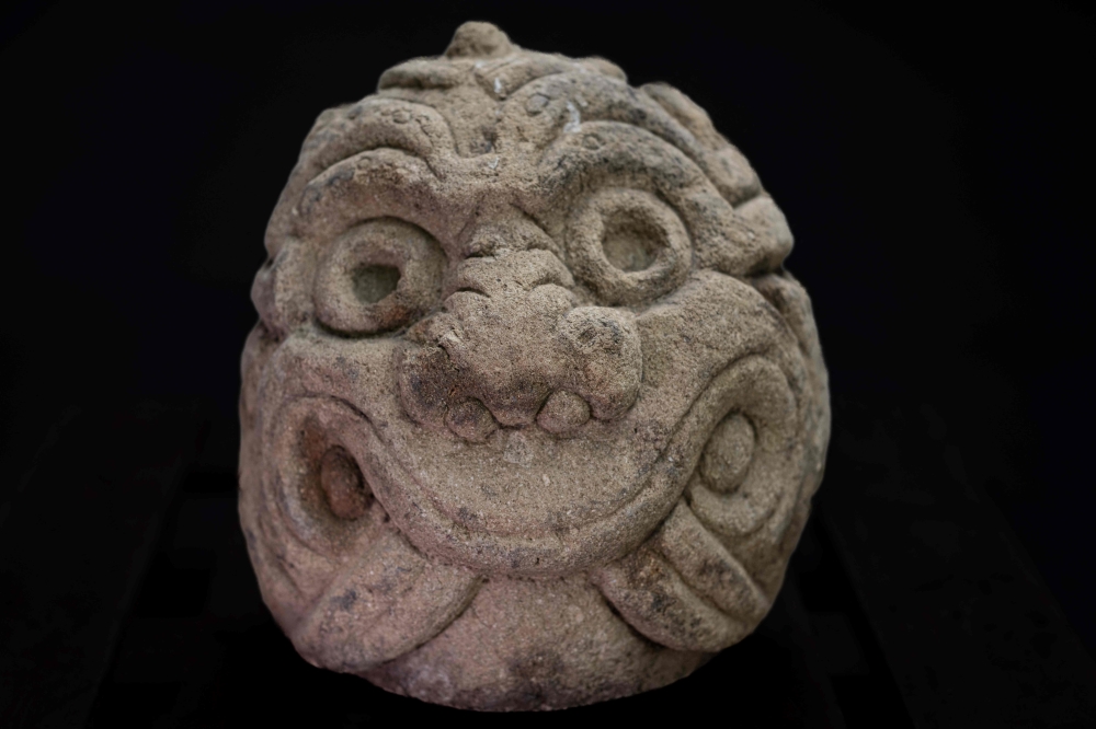 Swiss give 2,500-year-old stone sculpture back to Peru | The Peninsula ...