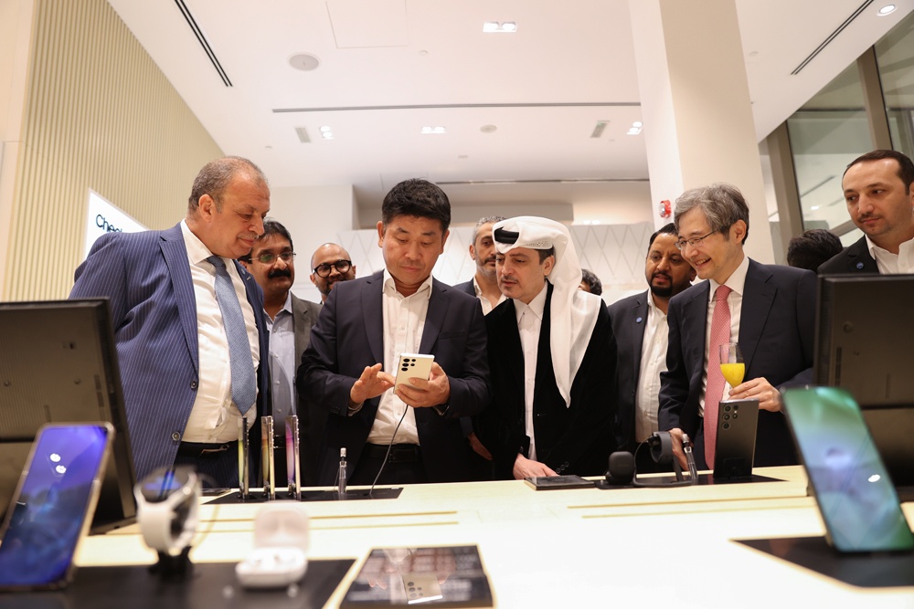 Dohatna Innovative Distribution, Samsung open store at Katara Cultural ...