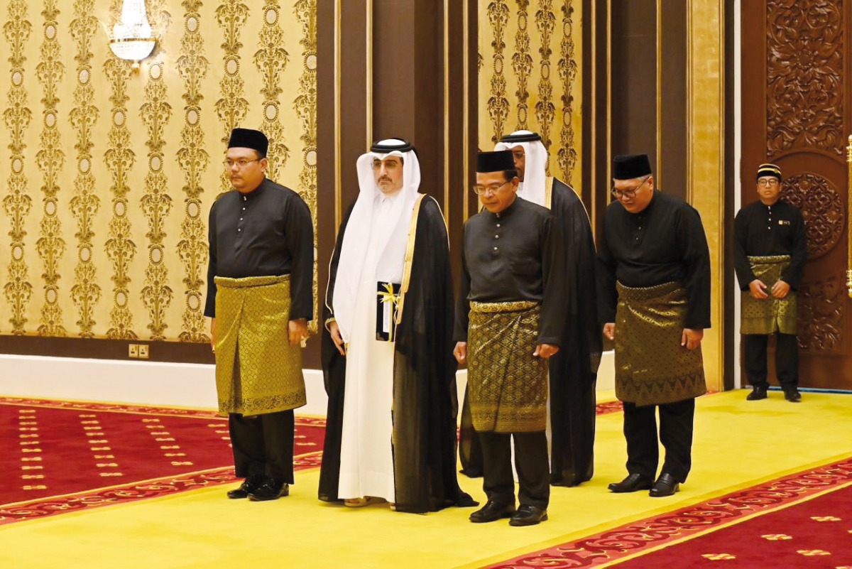 King of Malaysia receives credentials of Qatar’s envoy | The Peninsula ...