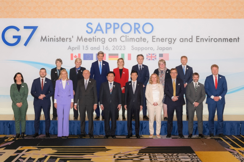 G7 pledges to quit fossil fuels faster, but no new deadline | The Peninsula Qatar