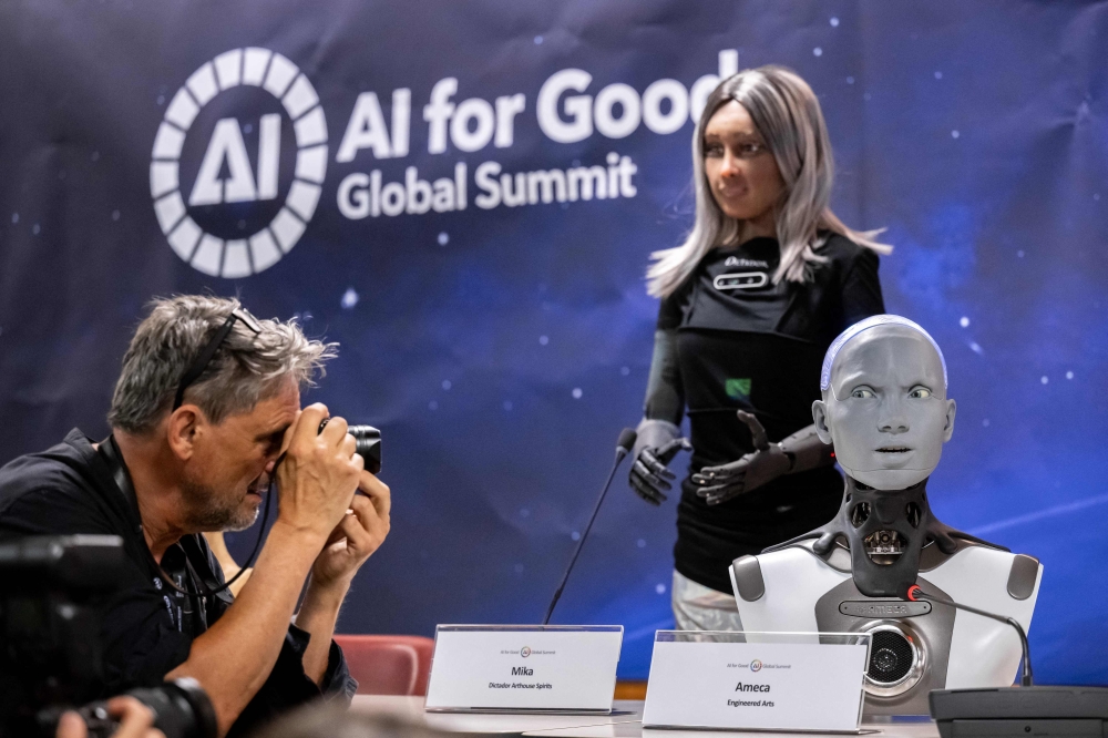 Humanoid robots say they could be better leaders than humans but will ...