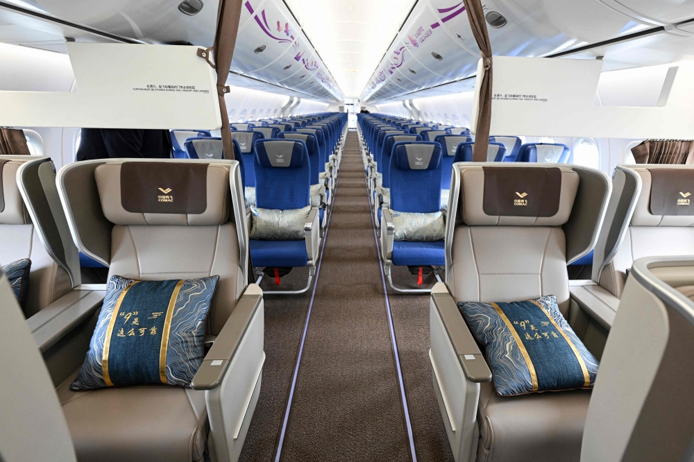 China-made C919, ARJ21 passenger jets on display in Hong Kong | The Peninsula Qatar