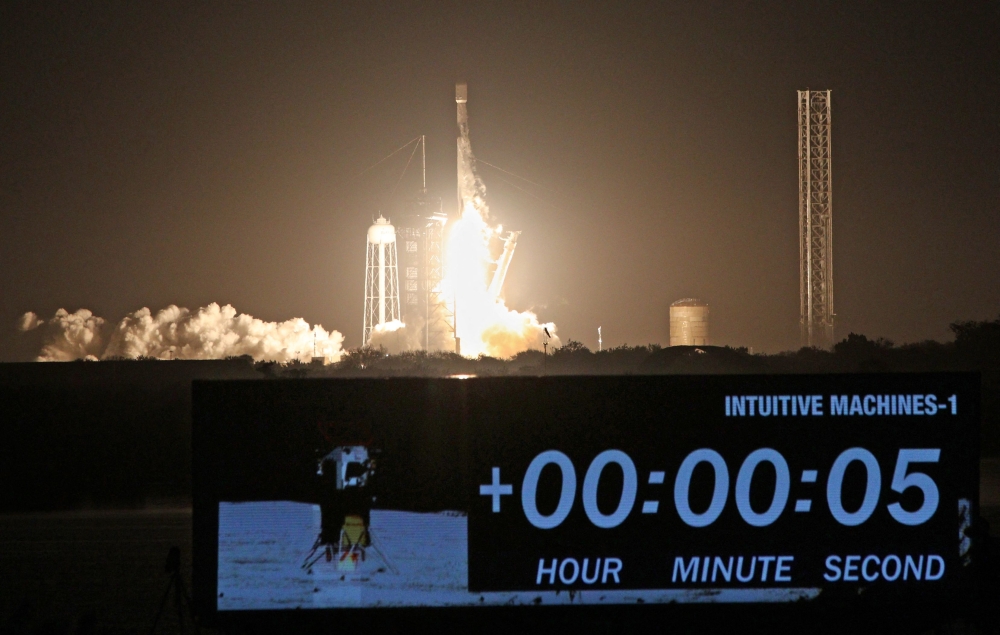 Private spaceship bound for the Moon, in test for US industry | The ...