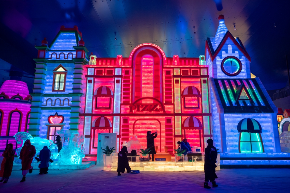 World's largest indoor ice, snow theme park opens in China | The ...