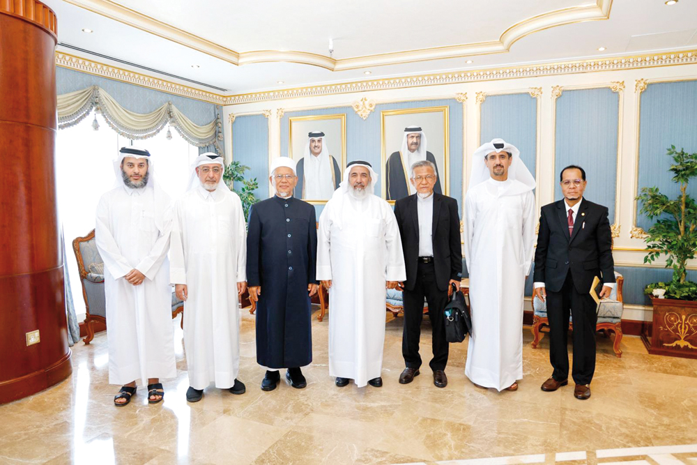Awqaf Minister meets Rector of Thailand’s Fatoni University | The ...